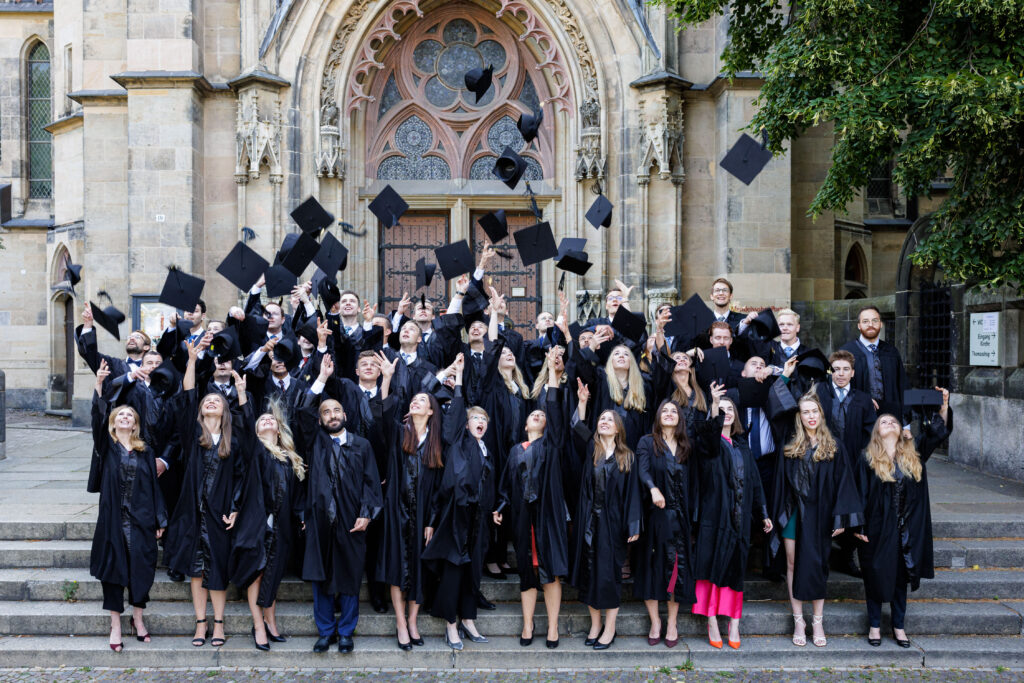 HHL celebrates two graduation ceremonies this summer - HHL Blog